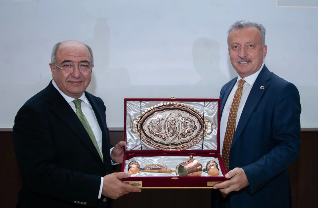 ORGAN NAKLİ UZMANI PROF. DR. KAMİL YALÇIN POLAT, EBYÜ TIP FAKÜLTESİNDE ...